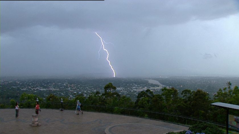 Lightning, storms wreak havoc across SE Qld - ABC News
