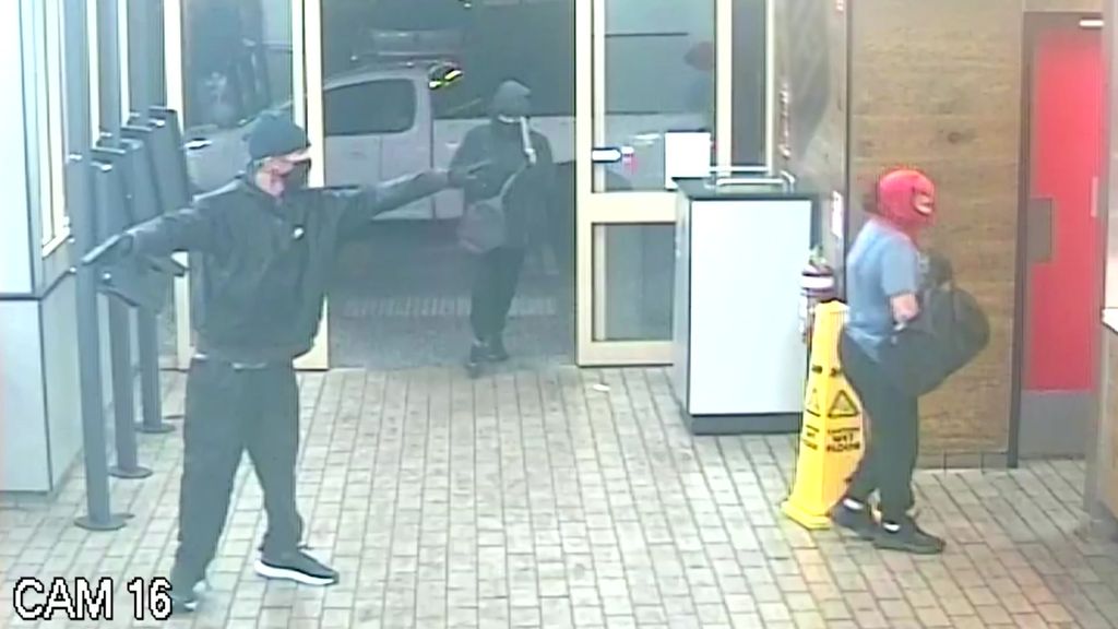 CCTV captures armed robberies of fast-food restaurants - ABC News