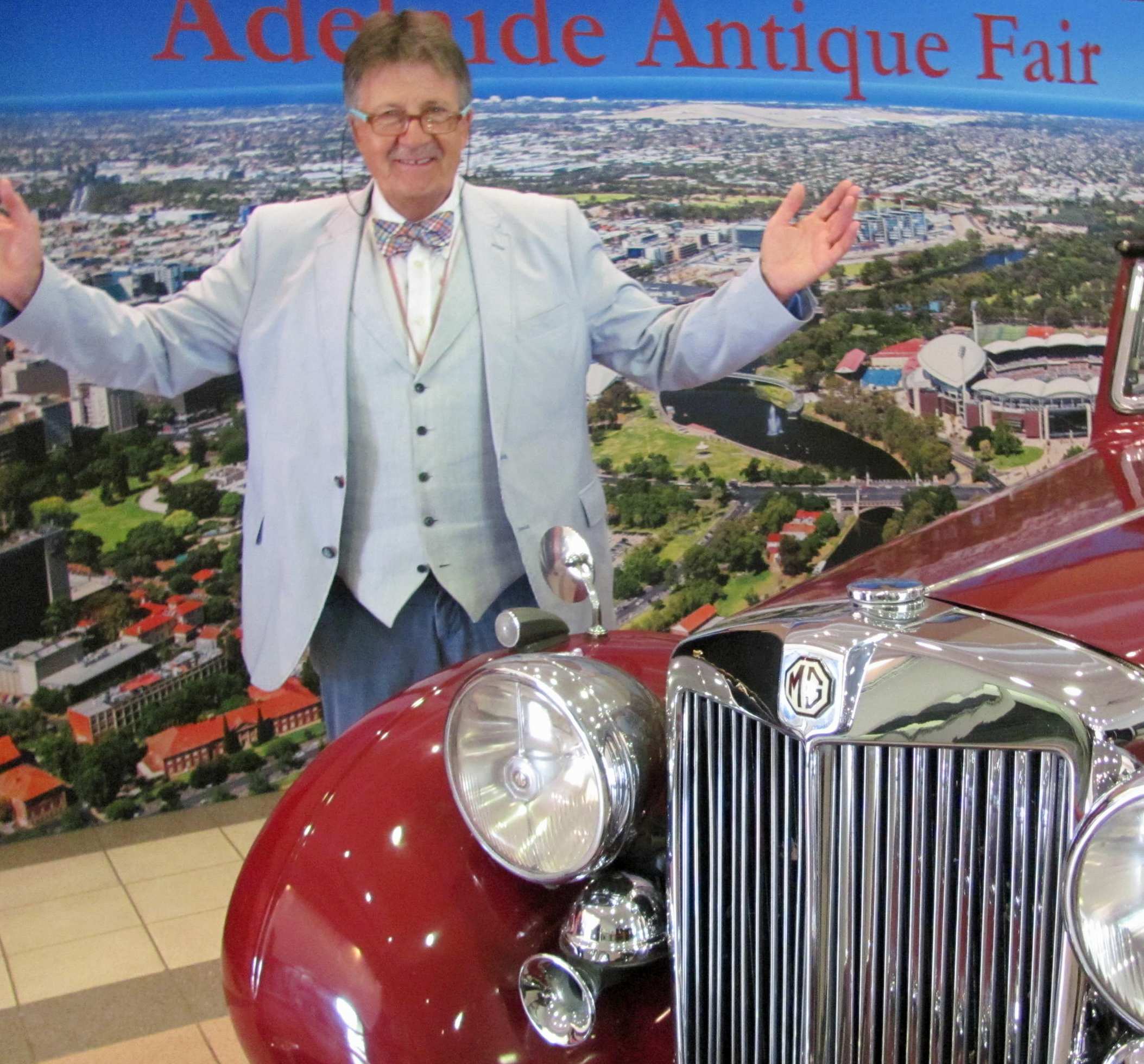 Antiques expert and TV host visits Adelaide - ABC Adelaide