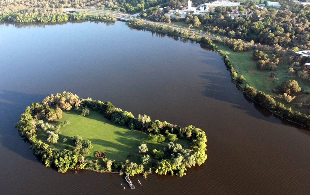 What Canberra's Lake Burley Griffin replaced — cows, racecourses and ...