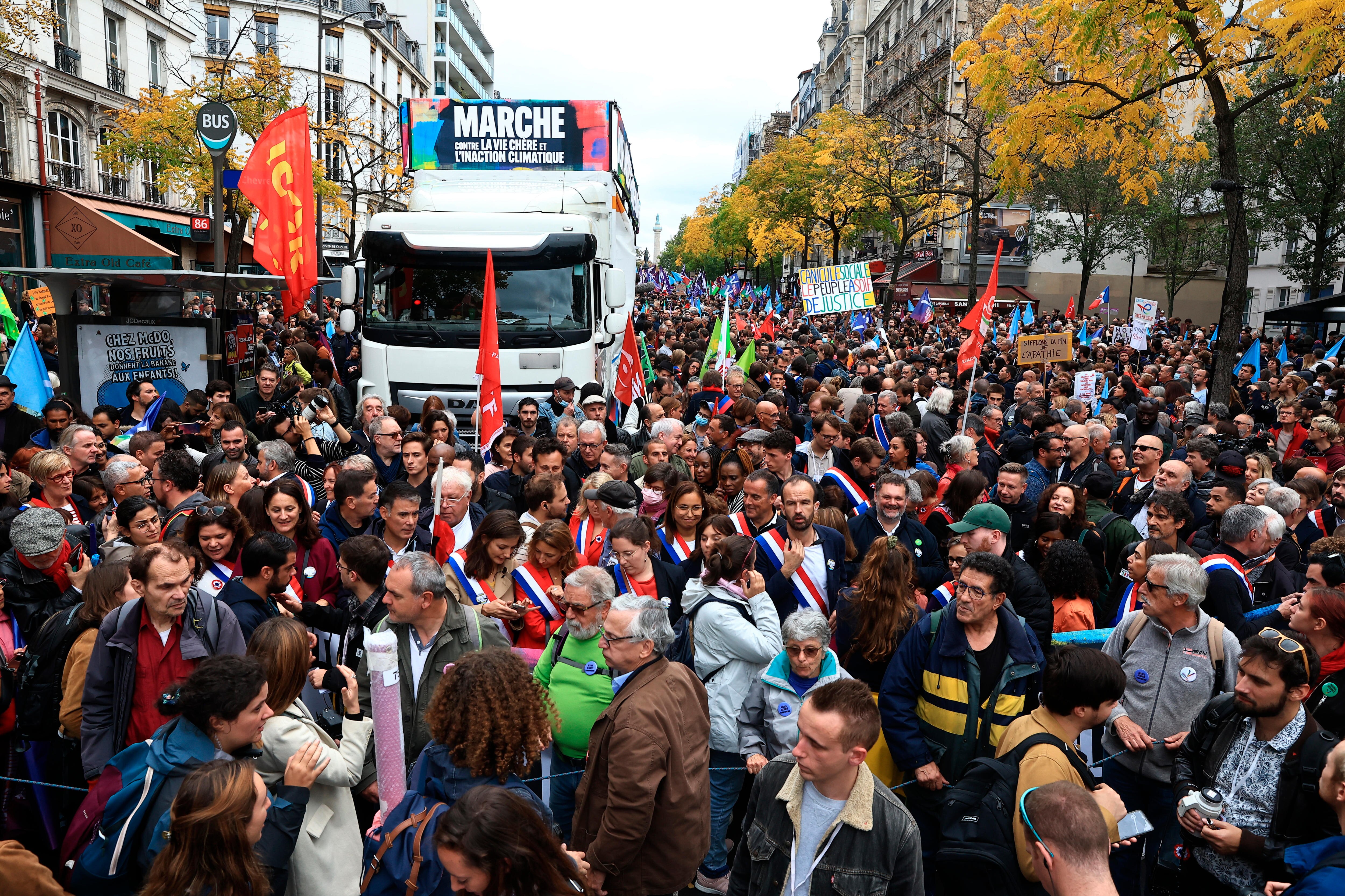 Protesters hold massive rally in Paris in protest against inflation and ...