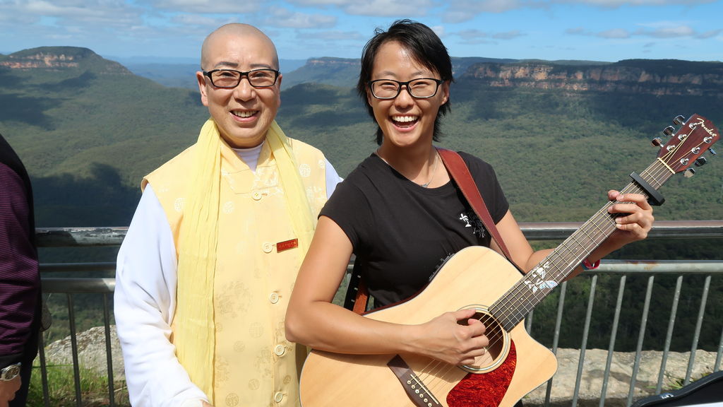 Busking around Australia to fund fight against cancer and depression ...