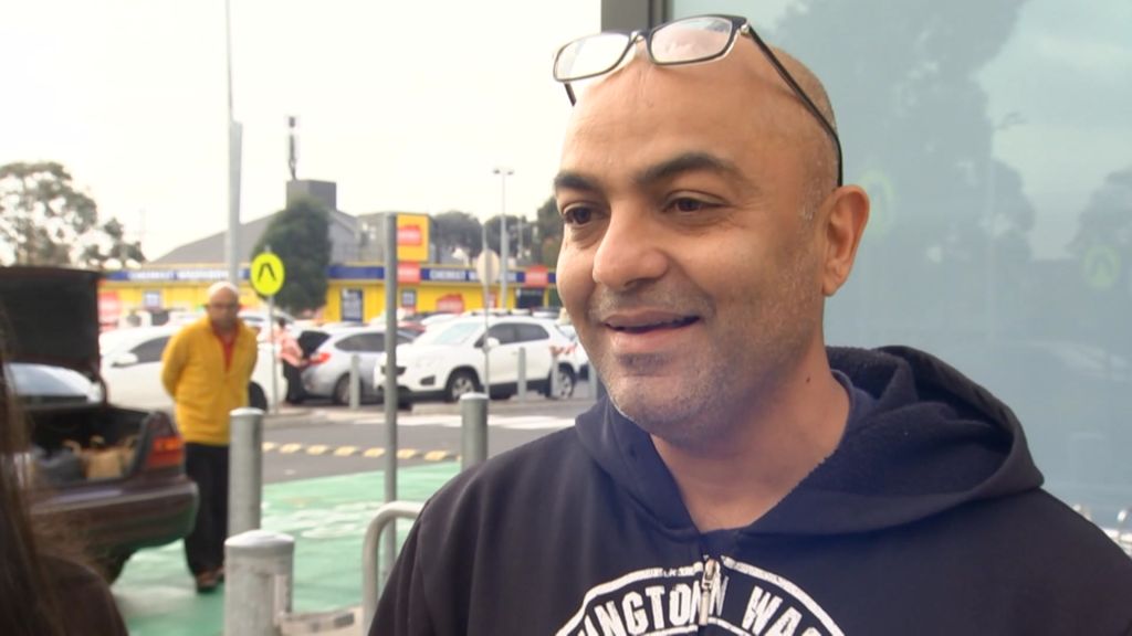 Deakin voters' thoughts on tight contest in electorate - ABC News