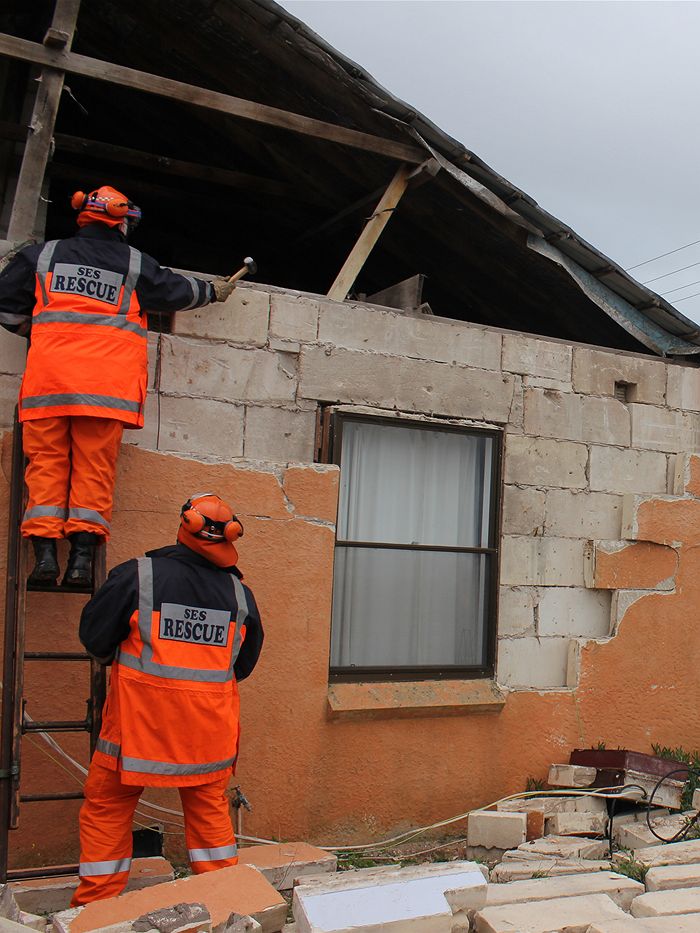 House wall collapses in strong winds - ABC News