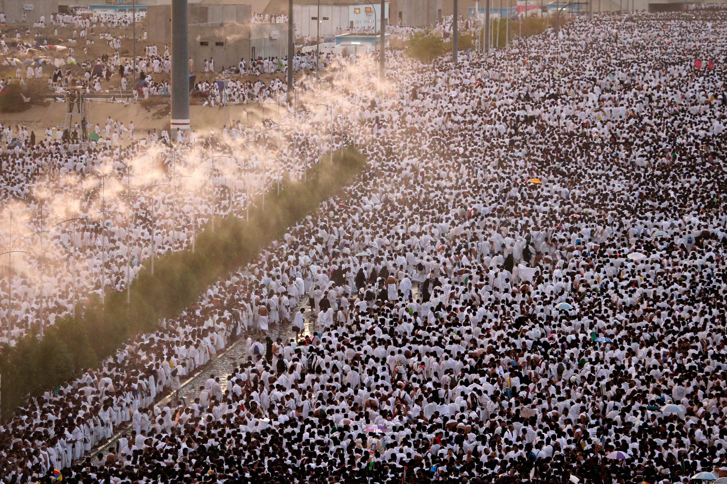 Muslim pilgrims flock to Mecca to make the Hajj - ABC News