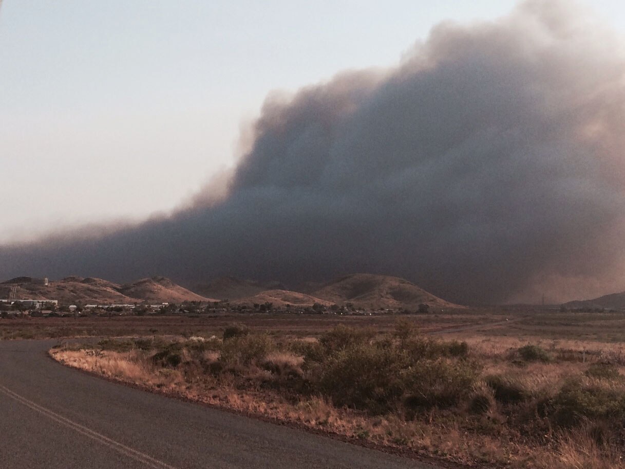 Bushfire advances on Pilbara town of Wickham, watch and act alert ...
