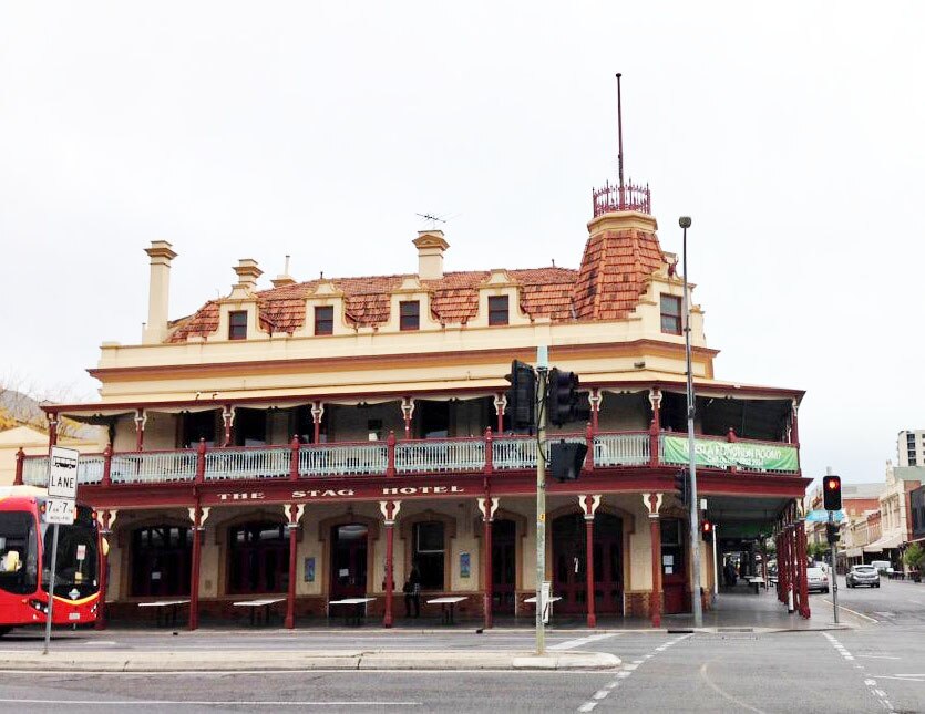 Hotels struggle against pop-up Adelaide Festival and Fringe venues, The ...