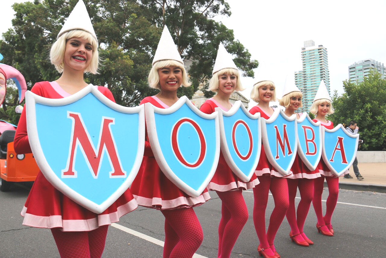 Moomba parade 2018: Colourful costumes and floats on show for parade's ...