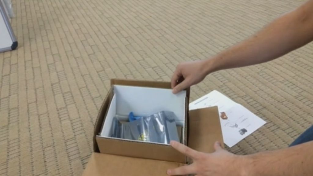 Samsung sends insulated return boxes to Note 7 owners - ABC News