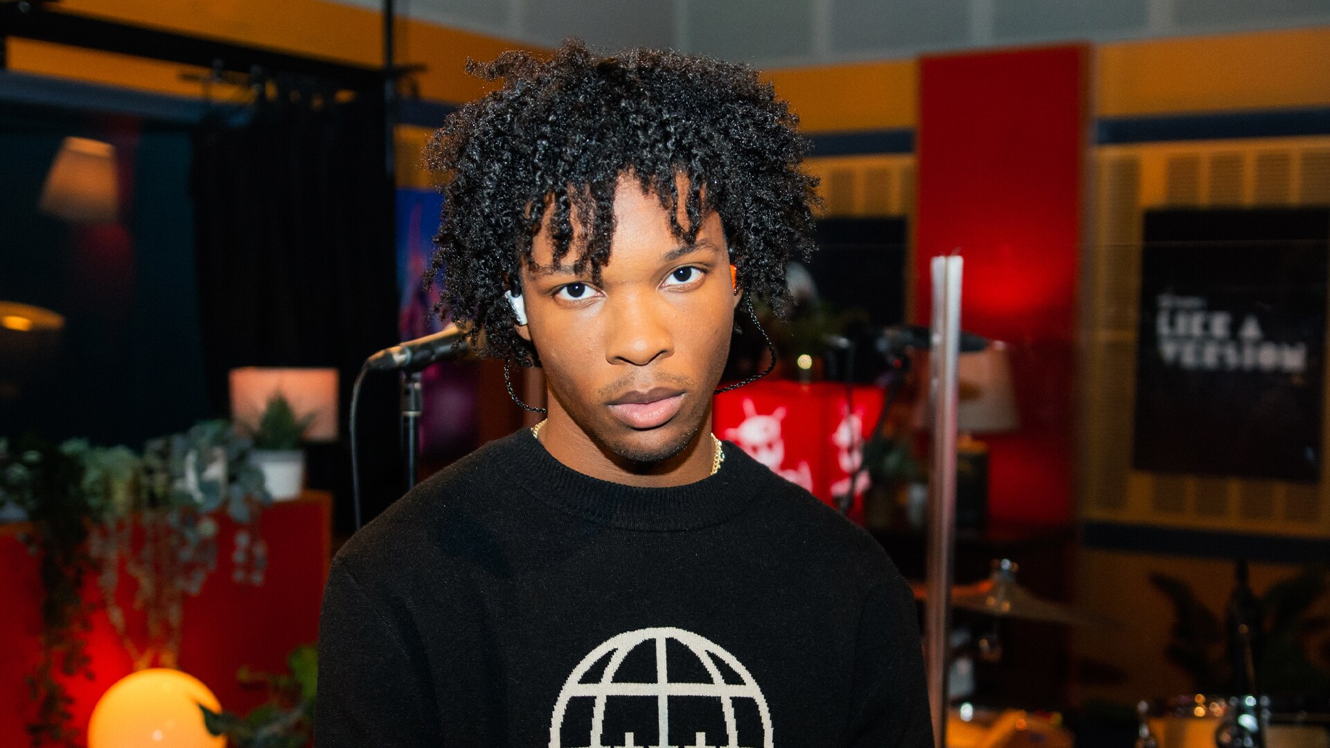 d4vd - 'WORTHLESS' (live for Like A Version) - triple j