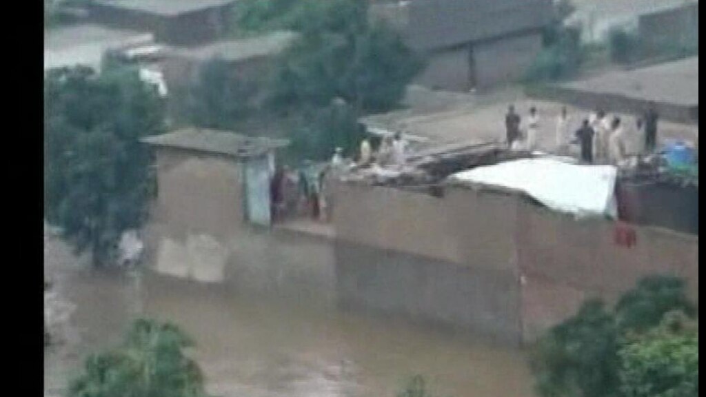 Over 800 killed in Pakistan floods - ABC News