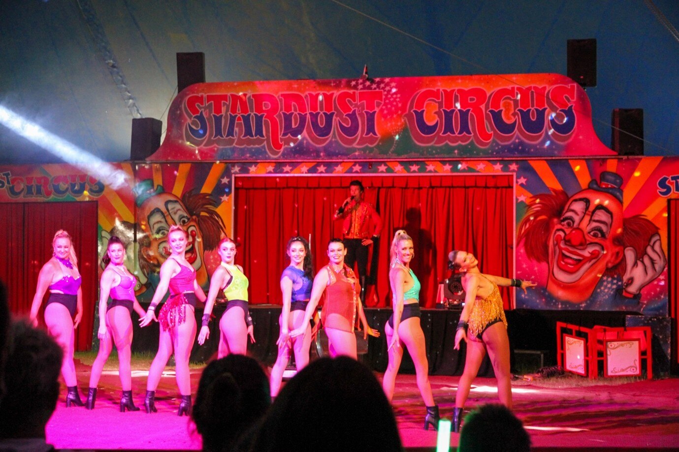 Stardust Circus manager Jan Lennon deals with driver shortfall - ABC News