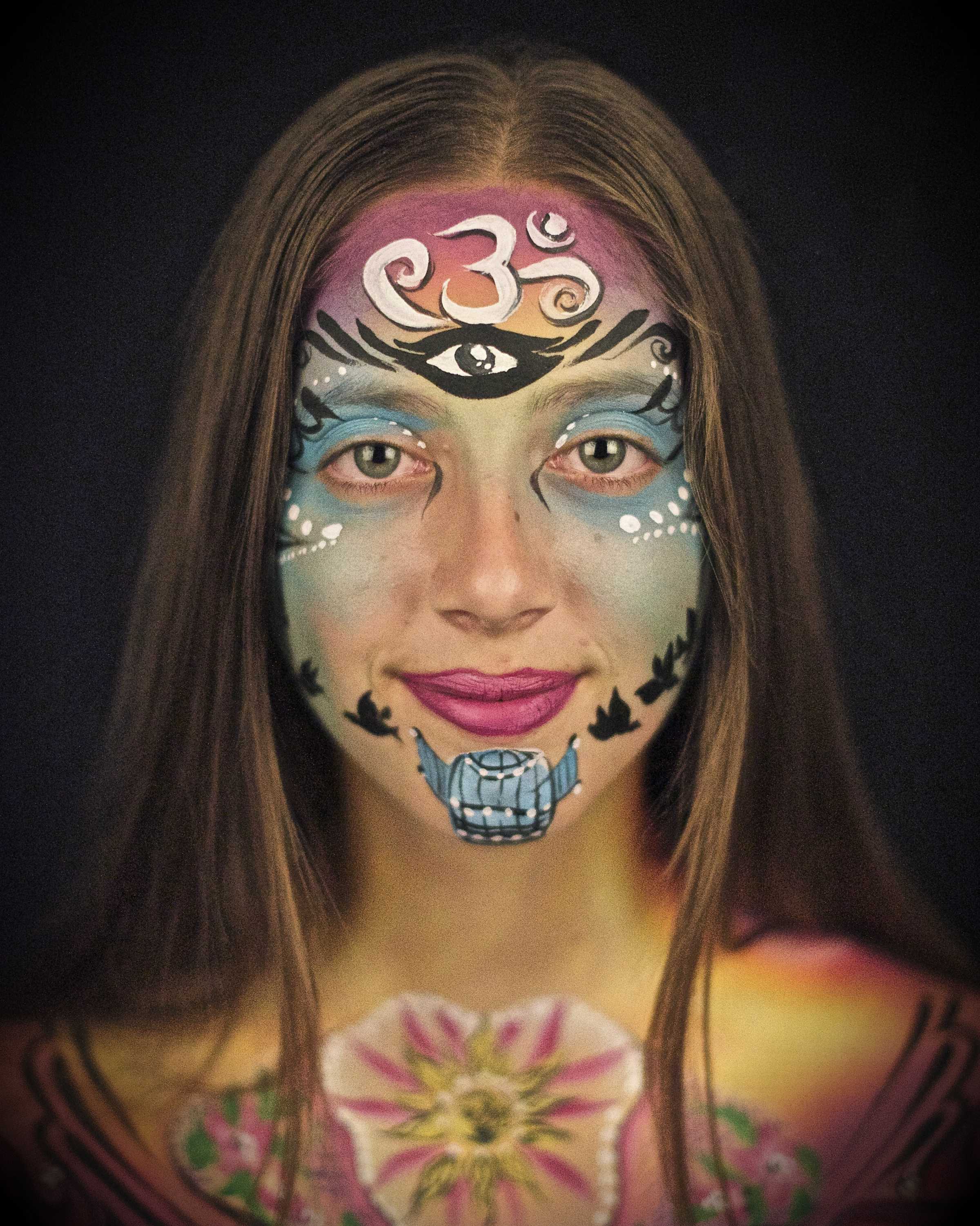 Face-painting and portrait project empowers South Coast mother and ...
