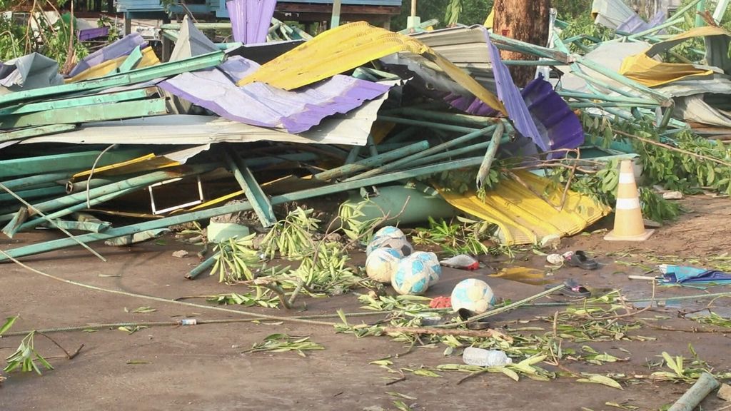 Death toll continues to rise following the collapse of a school roof ...