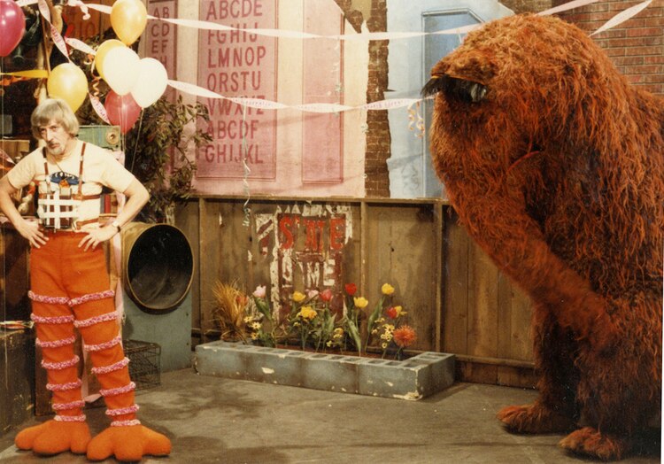 Caroll Spinney: the man behind Sesame Street's Big Bird - ABC Radio ...