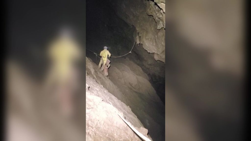 The moment cave explorer descends into Turkish cave system - ABC News