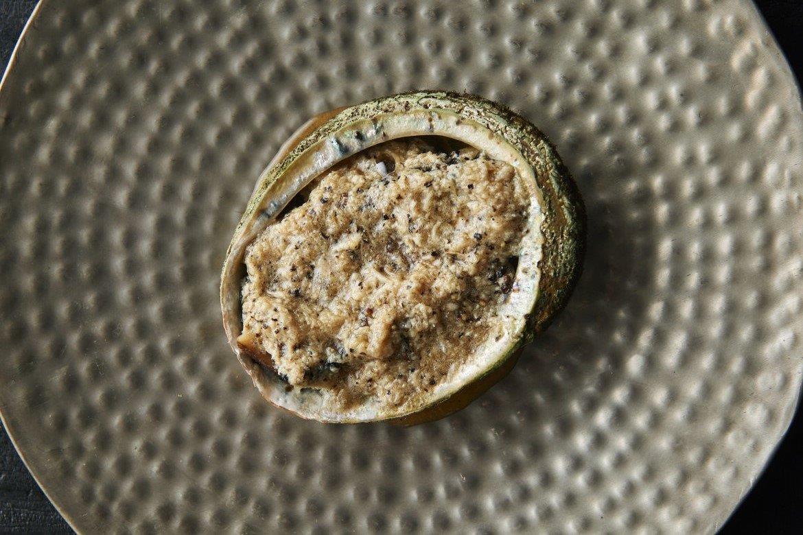 Recipe: Abalone steamed in kelp with black pepper sauce - ABC News