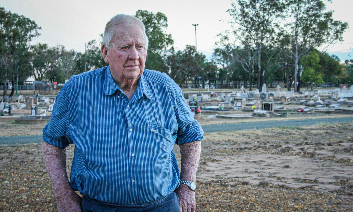 Taroom locals invest in burial equipment after undertaker retires - ABC ...