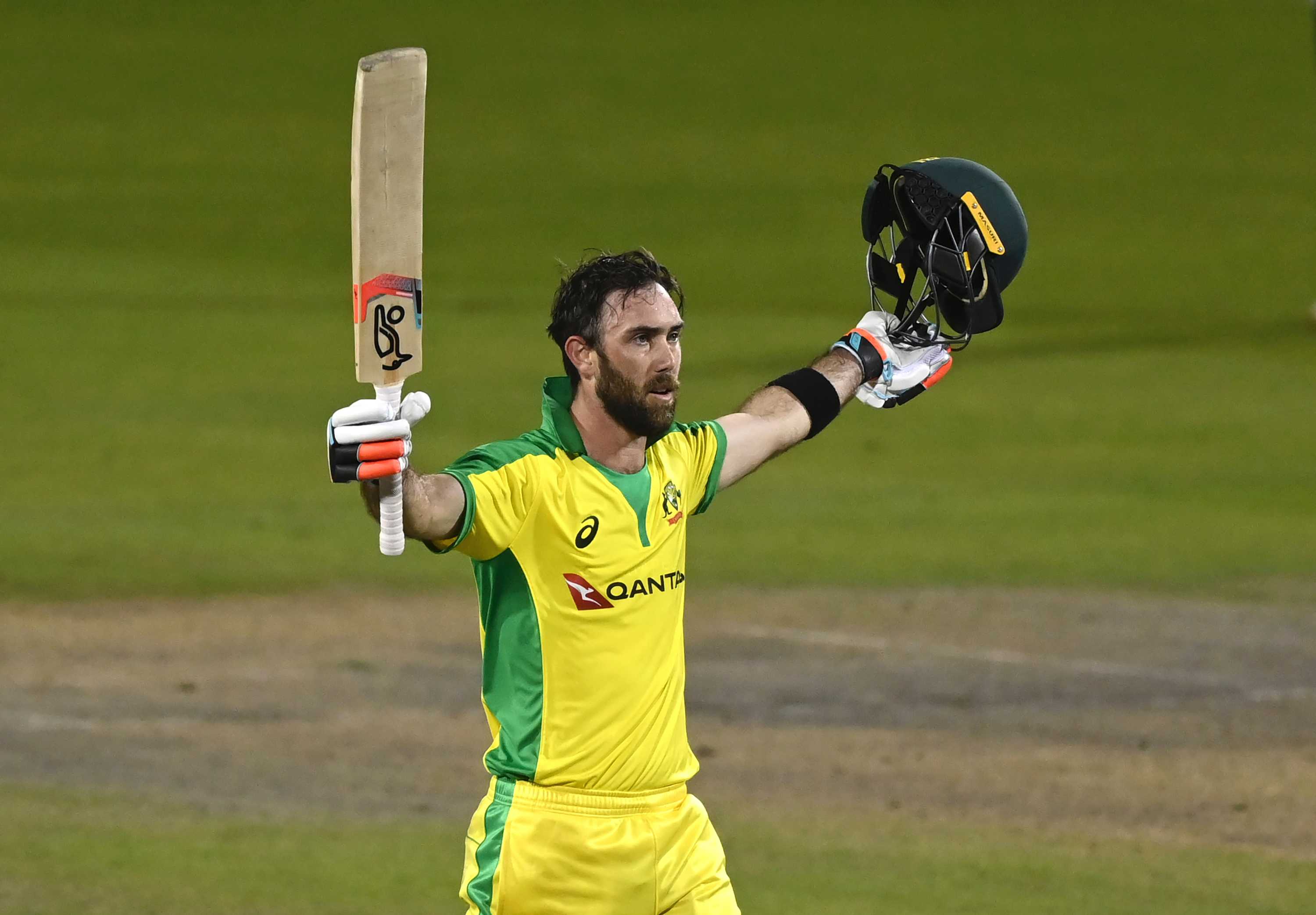 Australia beats England by three wickets at Old Trafford to clinch ODI ...