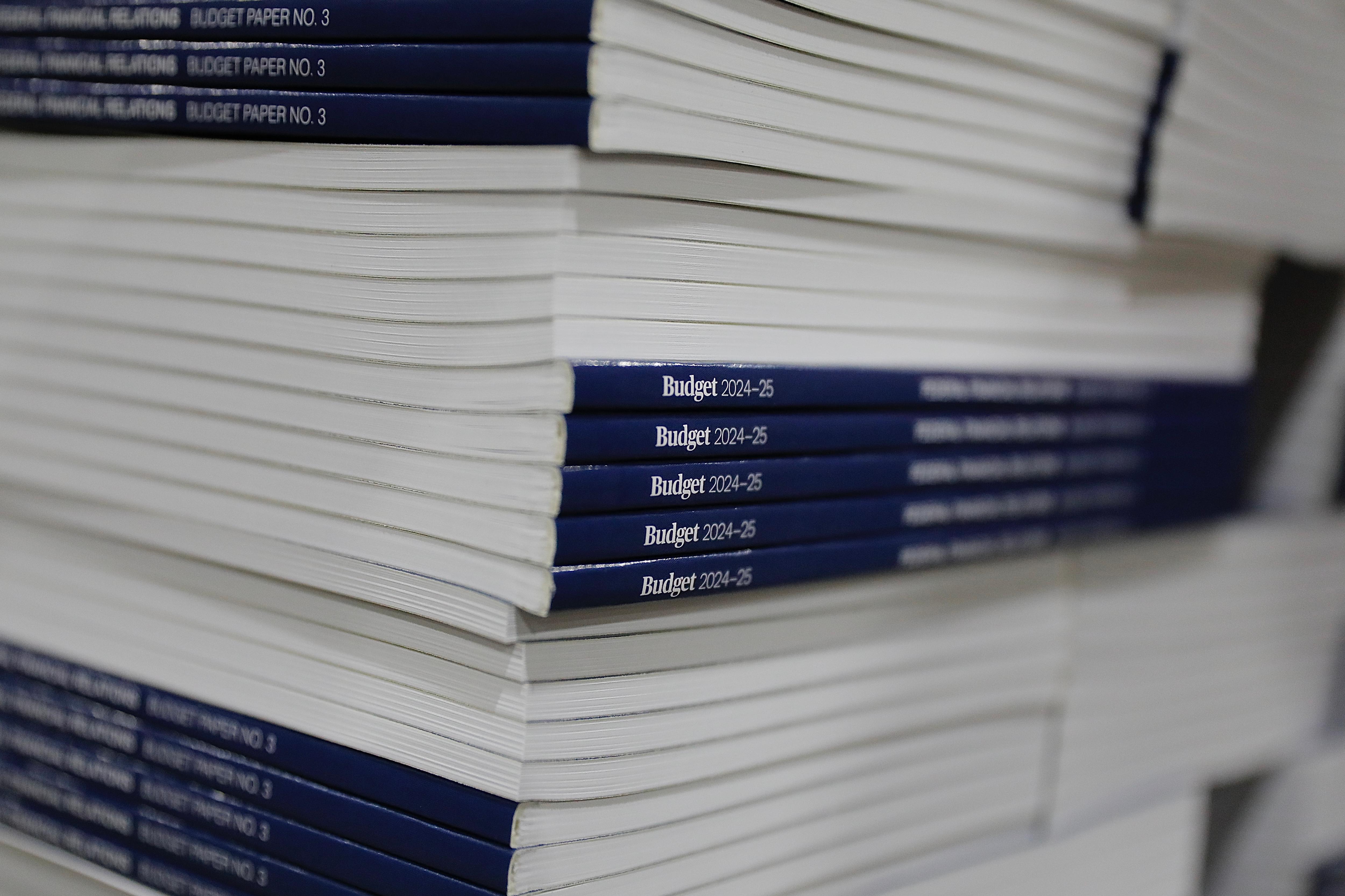 What is a budget surplus? What time does the federal budget speech ...