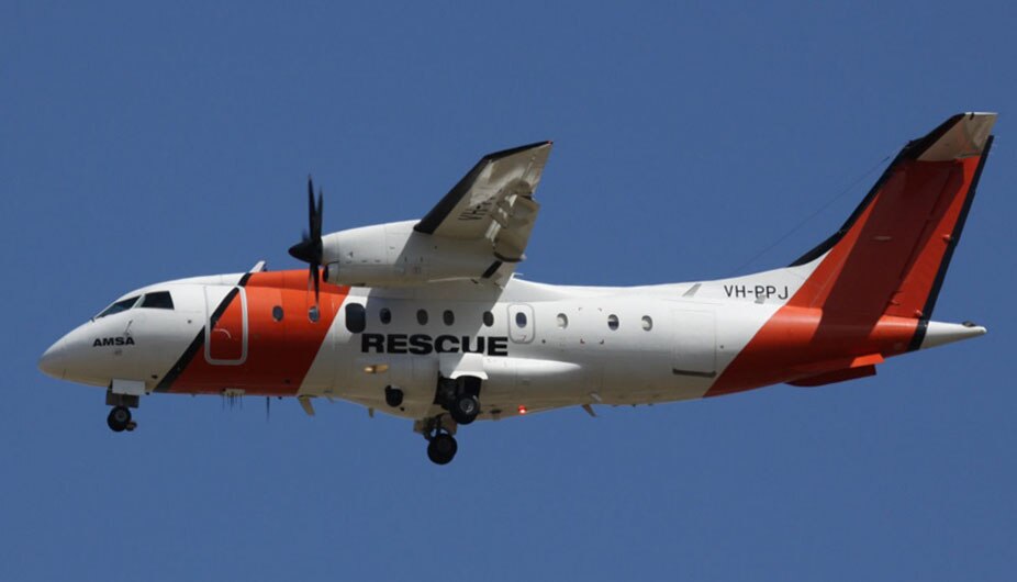 Lake Eyre: Search for missing ultralight plane in remote South ...