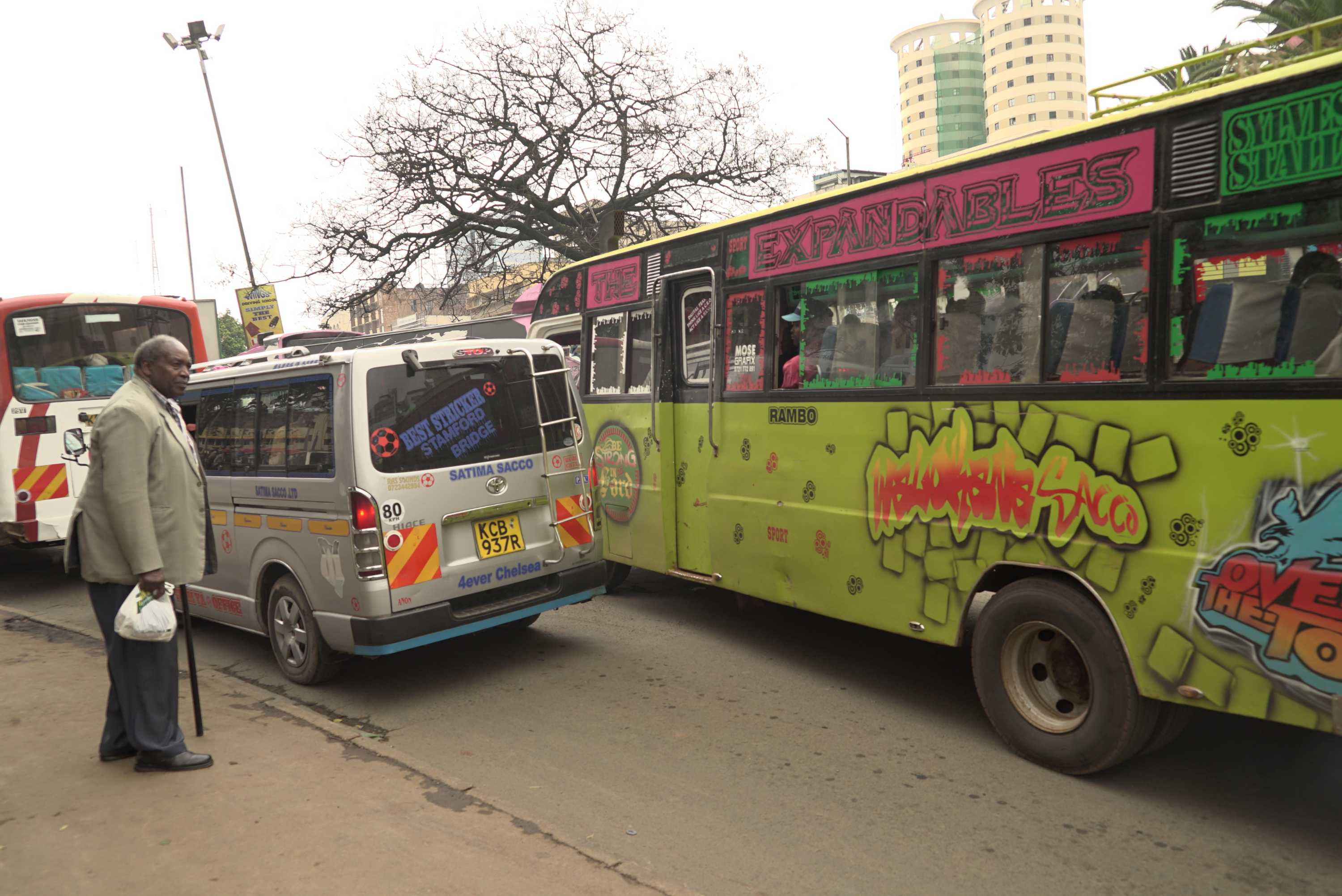 Dodging lawless 'thug' bus drivers on the streets of Nairobi - ABC News