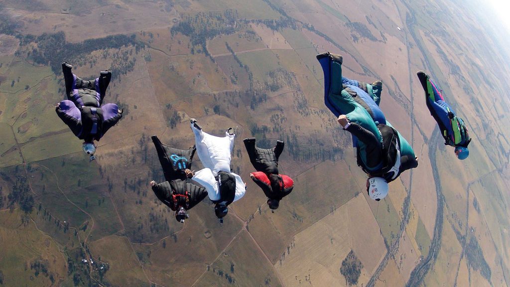 WA wingsuit pilots break national record with successful jump - ABC News