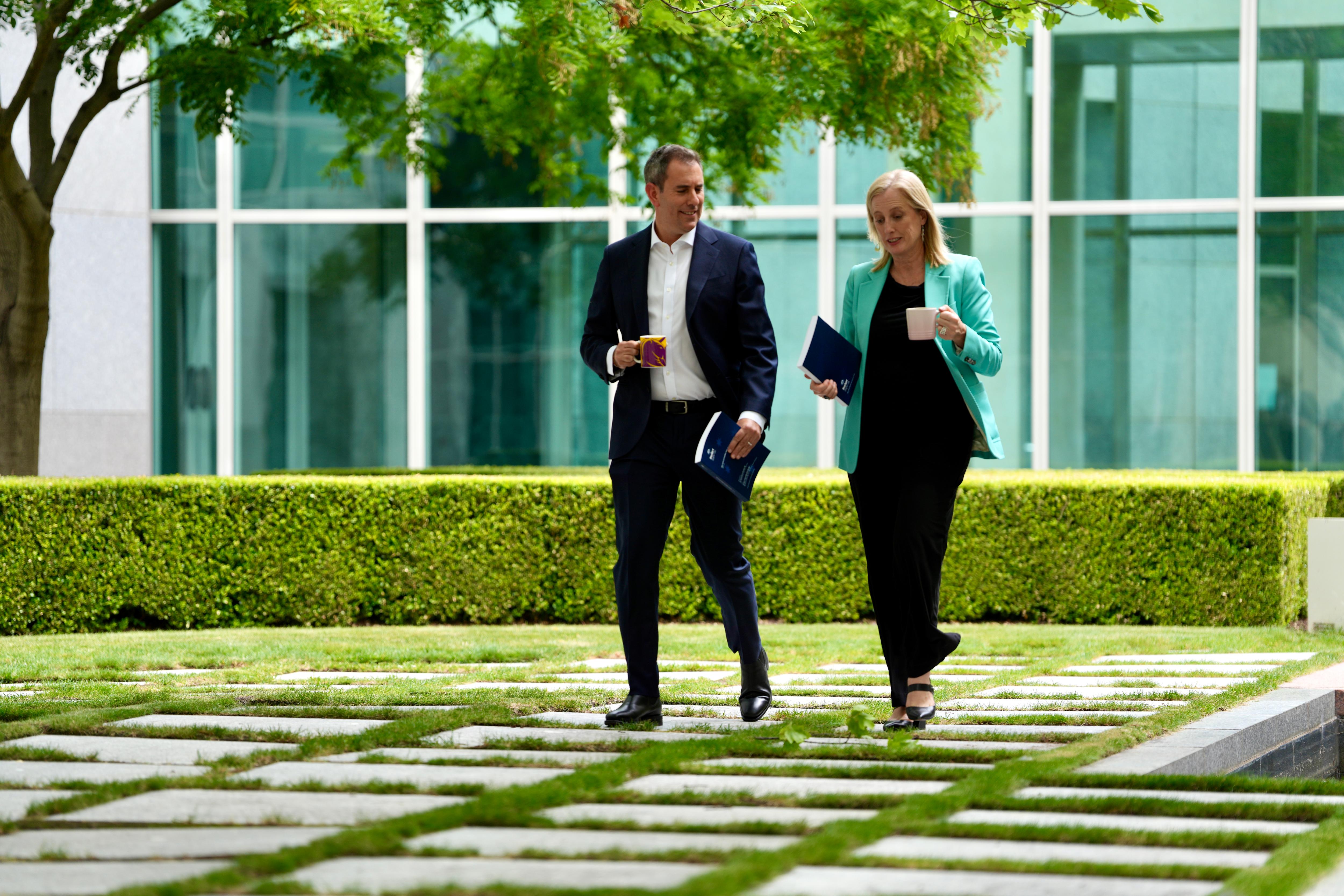 Treasurer to unveil mid-year budget update - ABC listen