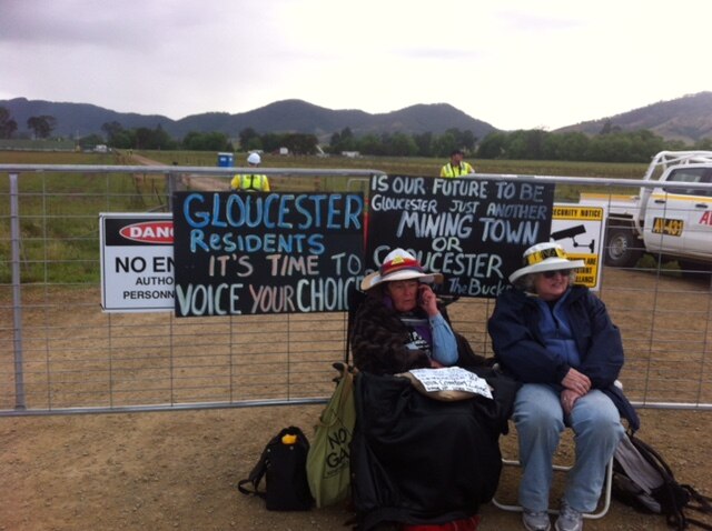 CSG protest turns 'ugly' at Gloucester AGL site - ABC News