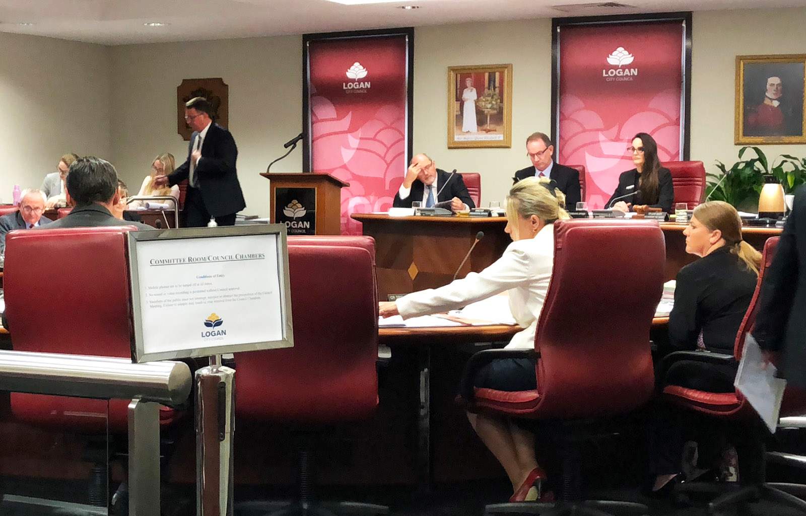Councillors accuse Logan Mayor of changing stance on donor conflict of ...