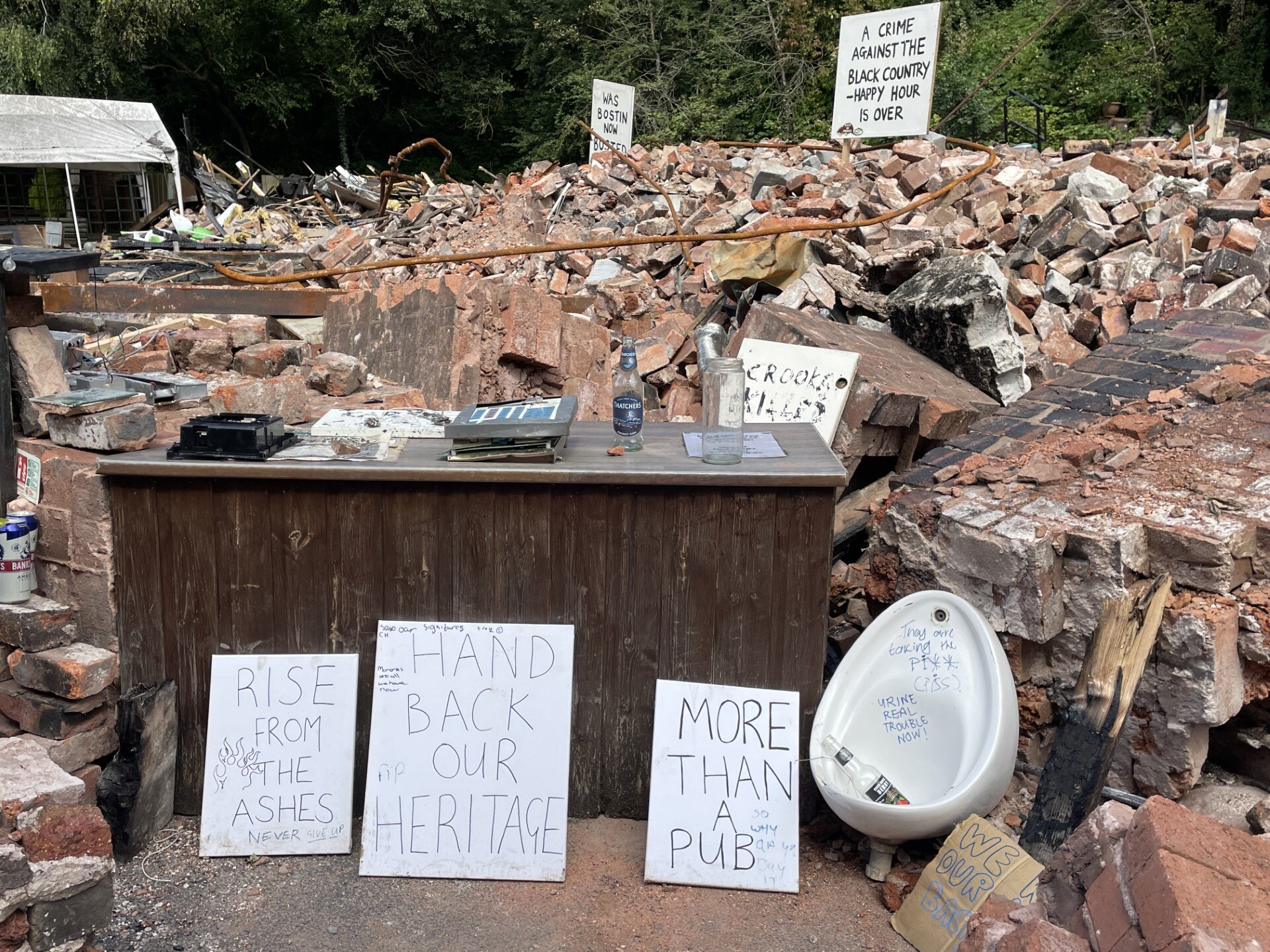 Why rebuilding this 200-year-old wonky English pub will be a 'nightmare ...