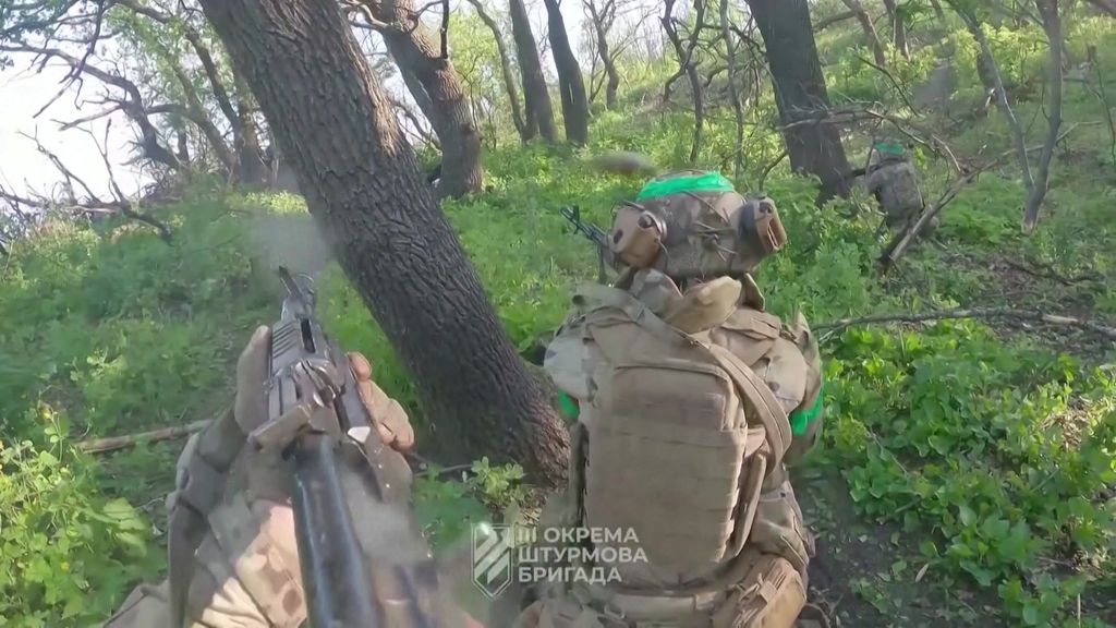 Bodycam vision shows intense gun fights in Ukrainian counteroffensive ...