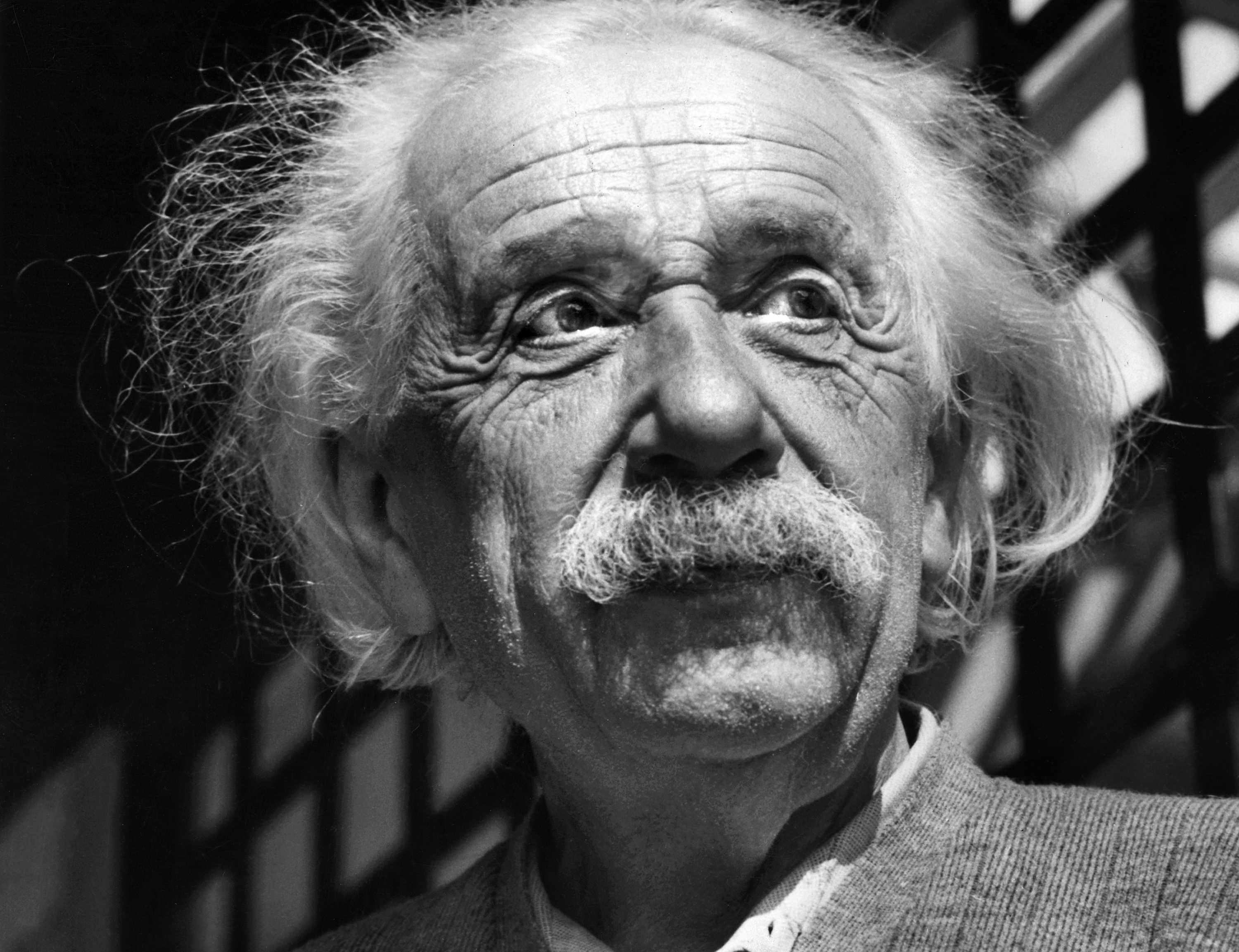 Albert Einstein's manuscripts put on display at Israel's Hebrew ...