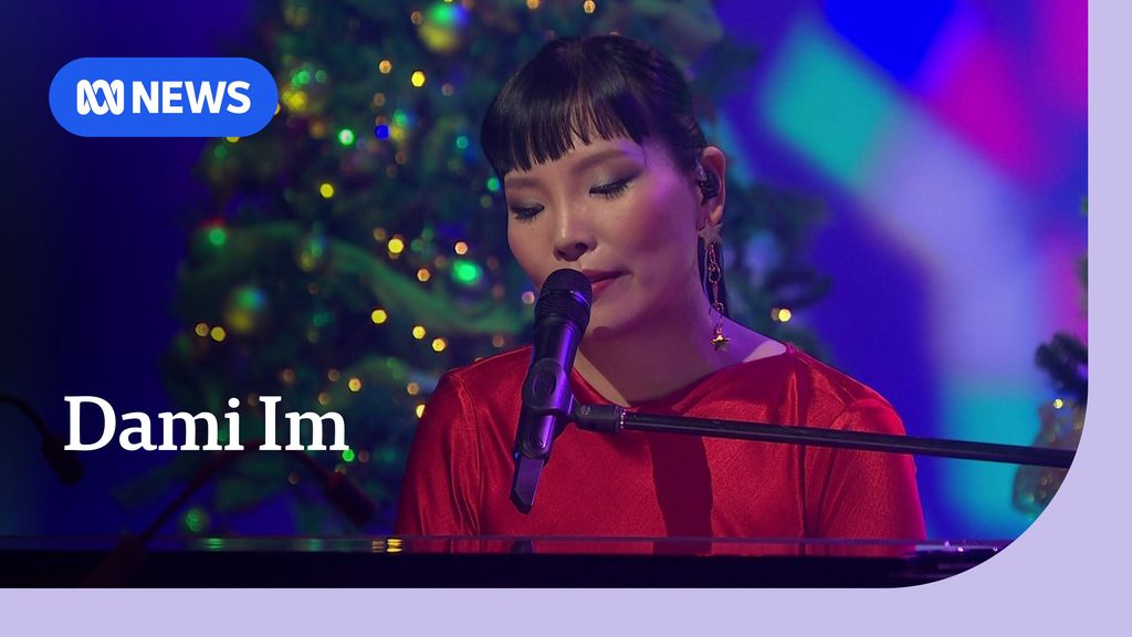 Dami Im on why she loves performing Christmas classics - ABC News