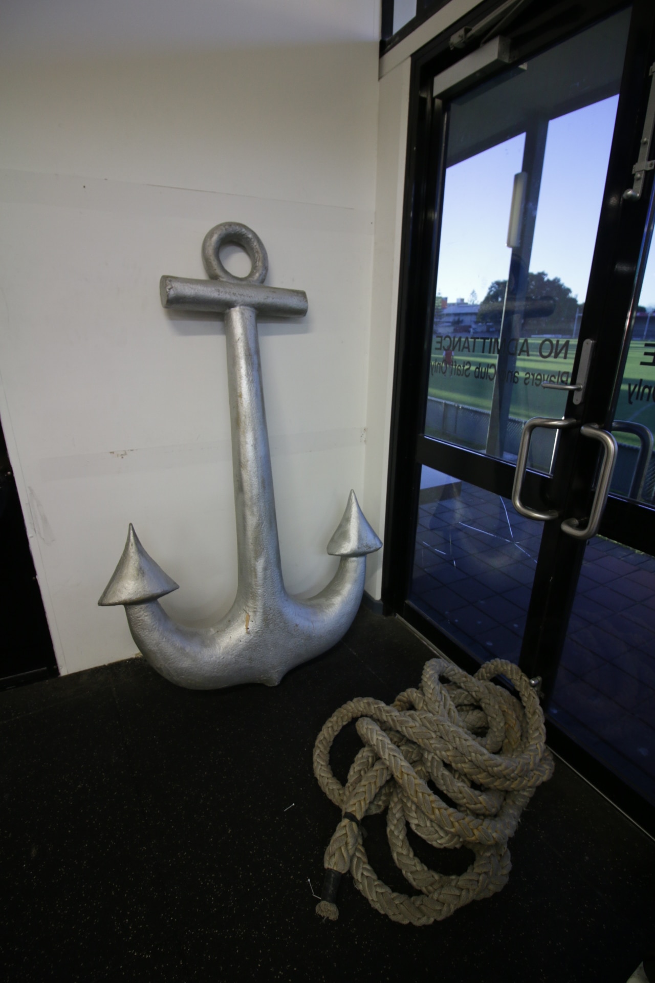 Freo Dockers' anchor up for sale - ABC listen