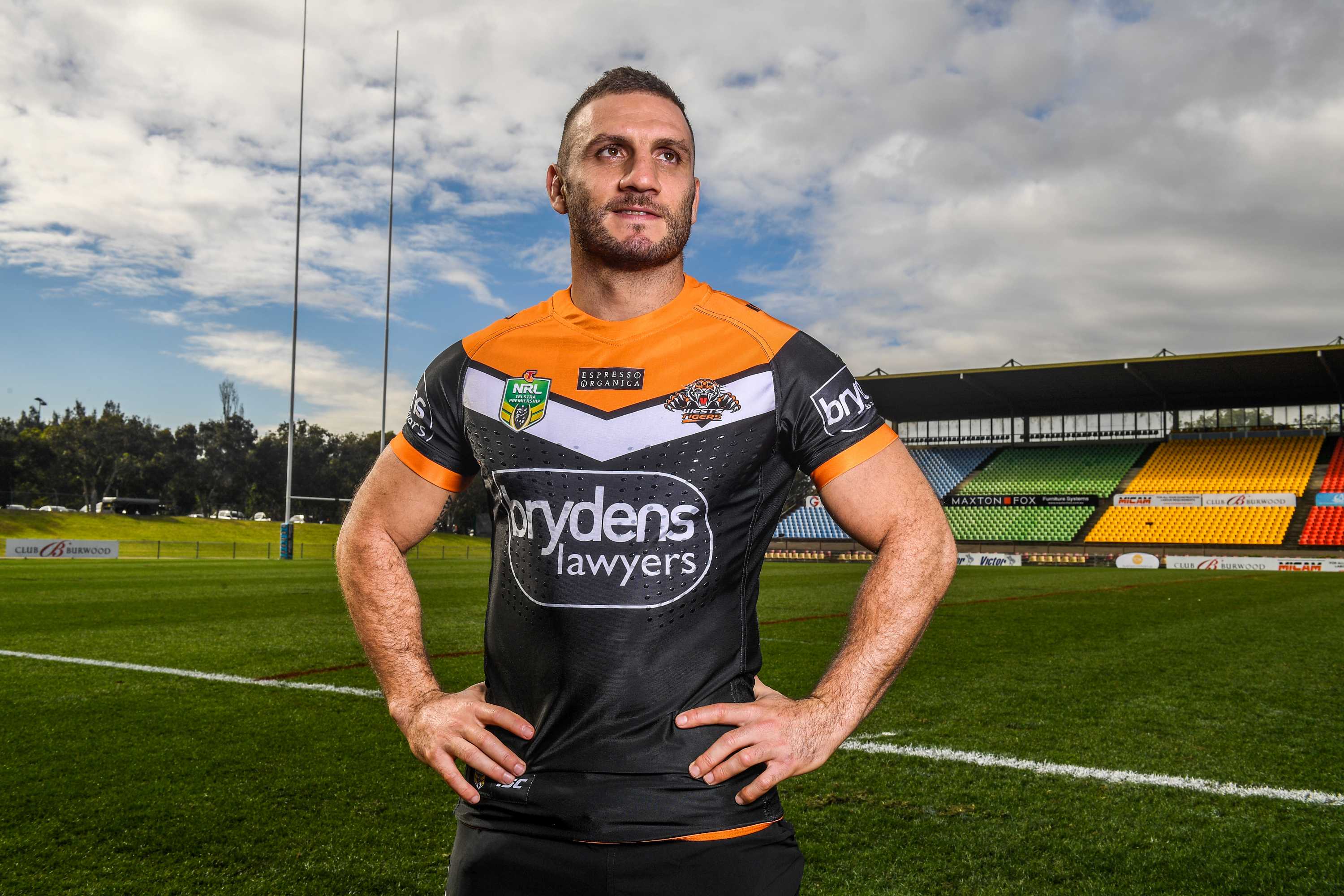 Robbie Farah makes emotional NRL return to Wests Tigers after move from ...