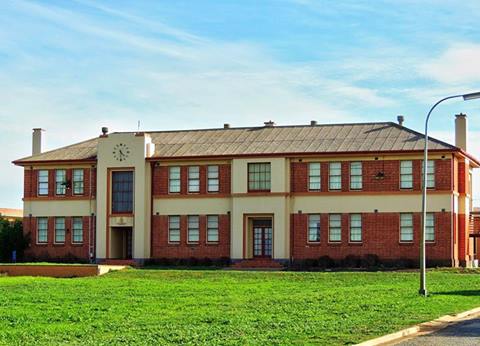 National Trust makes heritage bid for more Fort Largs buildings - ABC News