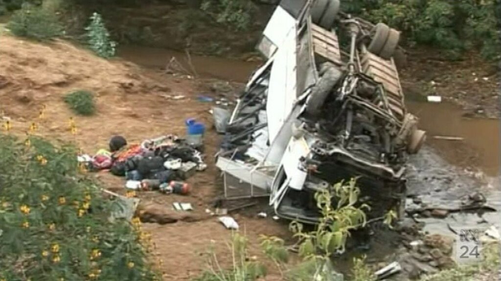 Survivors recall bus crash that killed 2 Australian tourists in Kenya ...