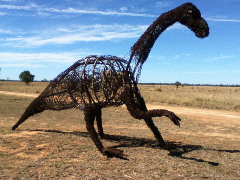 Scrap metal dinosaur comes to life in outback Qld - ABC News