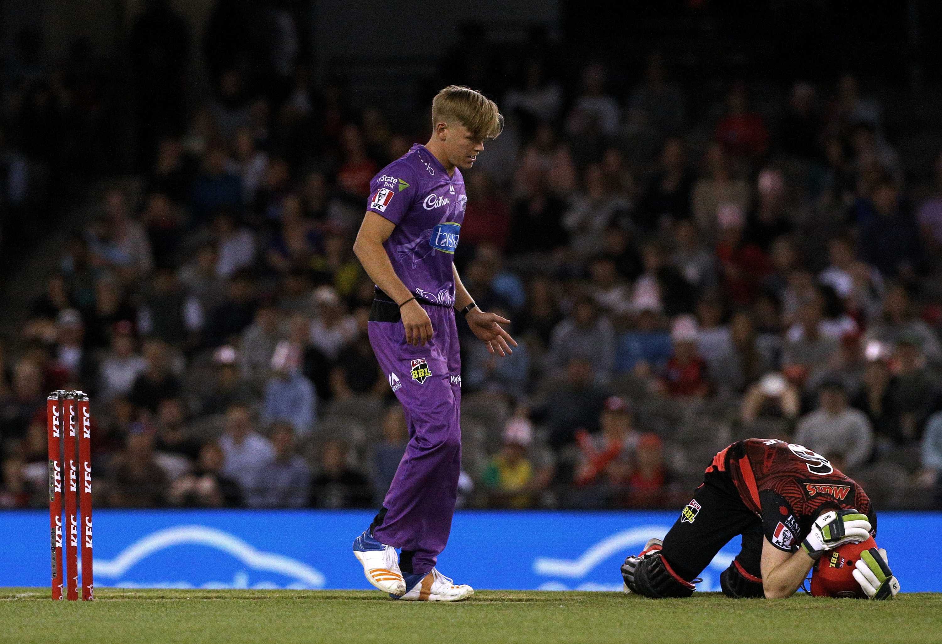 Sam Harper concussed in nasty fall while batting in BBL for Melbourne ...