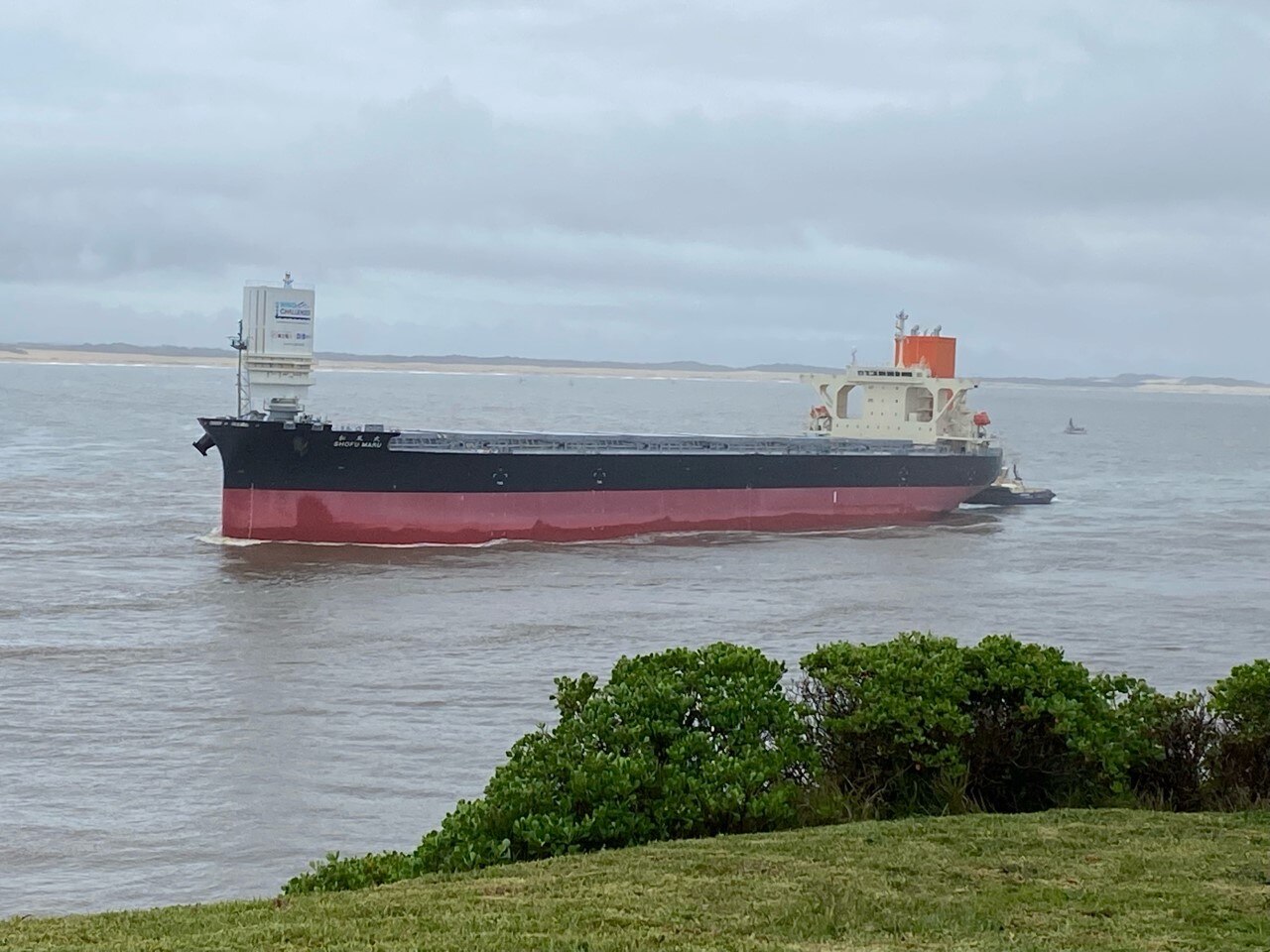 Bulk carrier enters Newcastle Harbour with "hard sail" wind propulsion ...