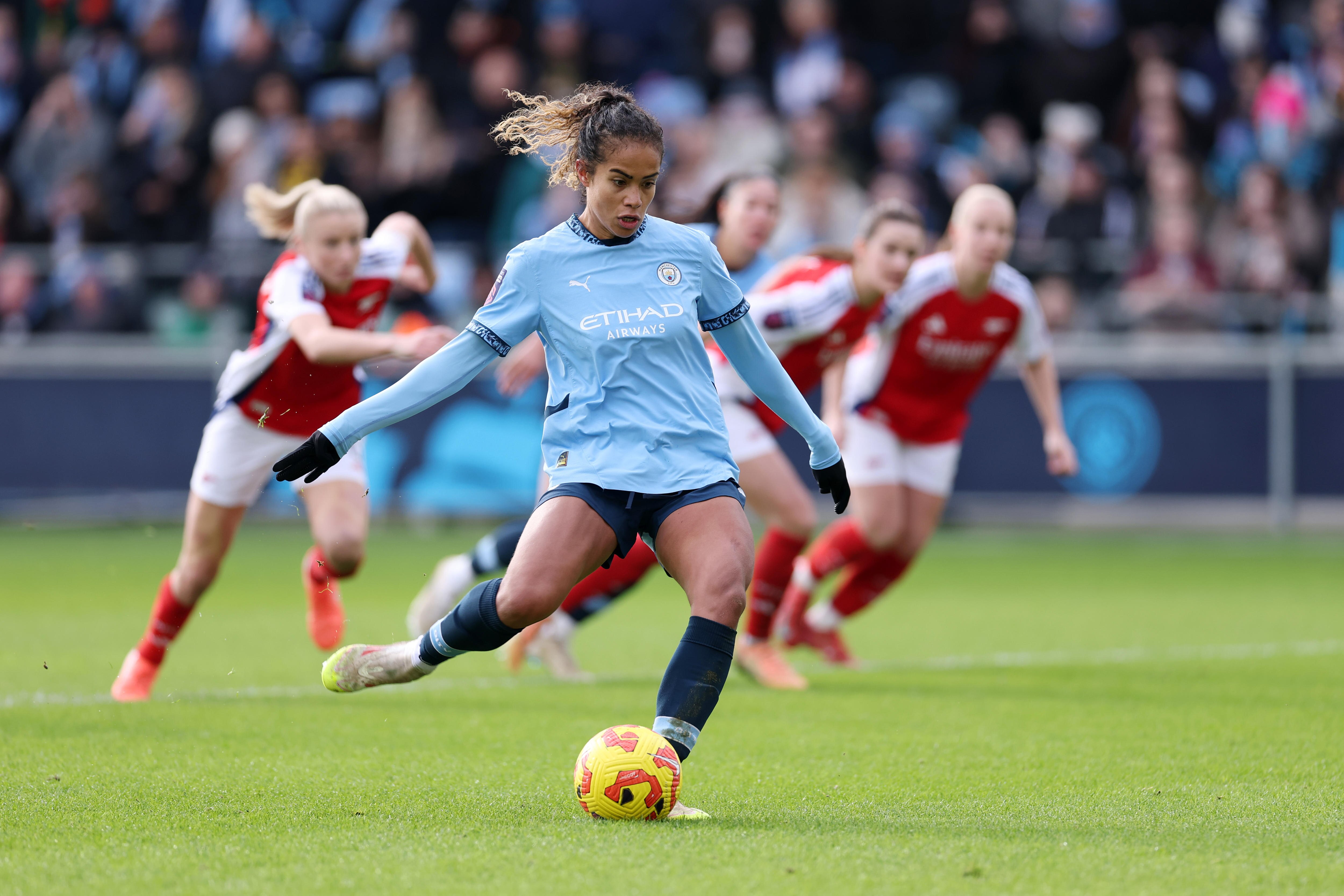 Arsenal beats Leicester 5-1 in Women's Super League, helped by Caitlin ...