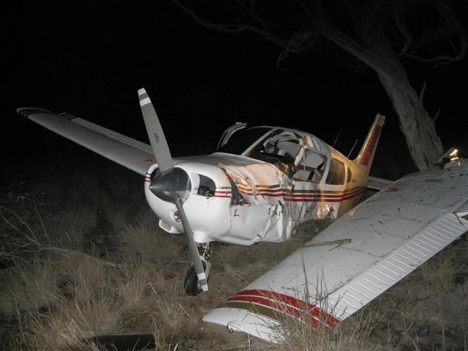 Pair walk away from bush landing - ABC News