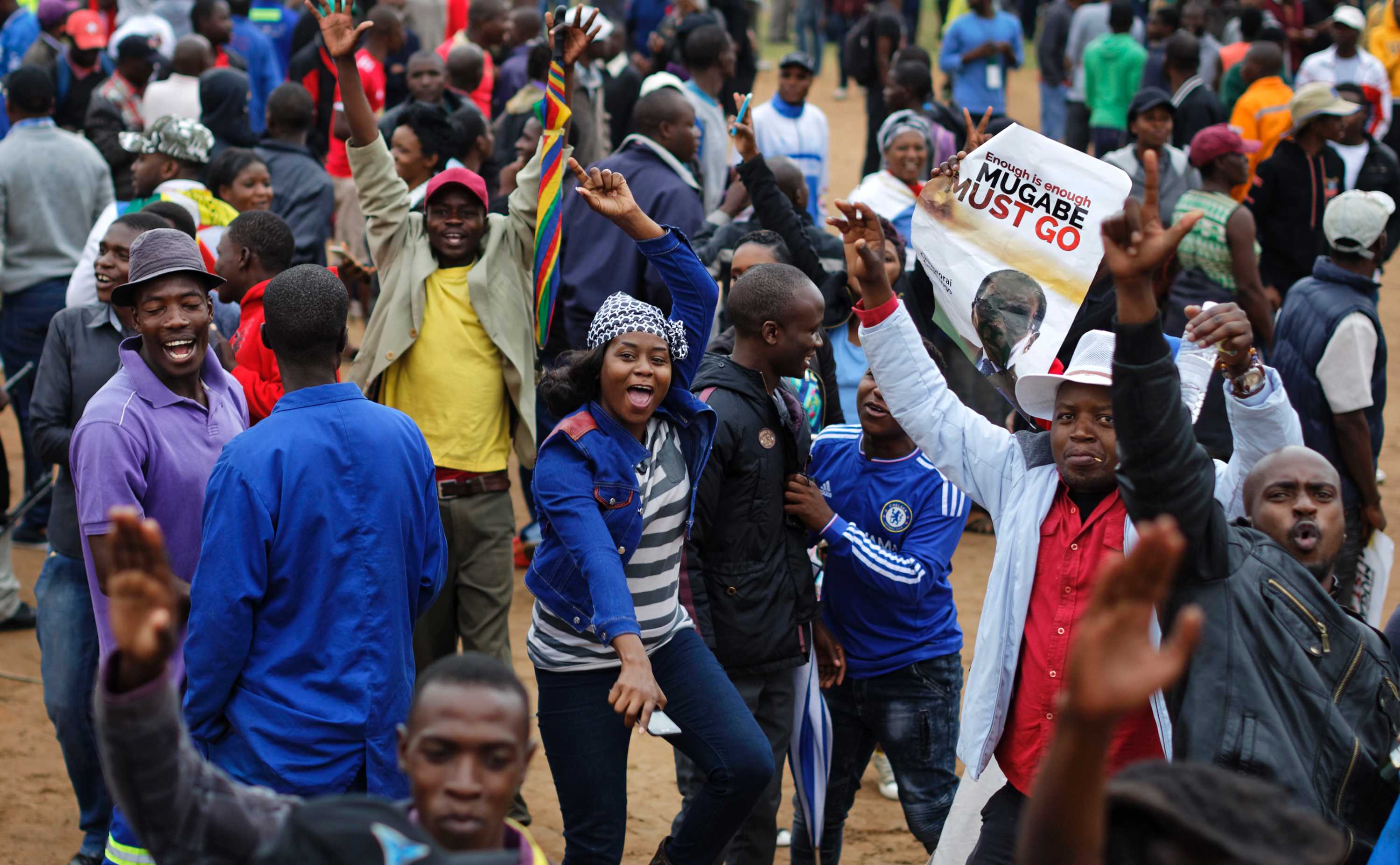 Robert Mugabe: Thousands take to streets of Harare in protest against ...