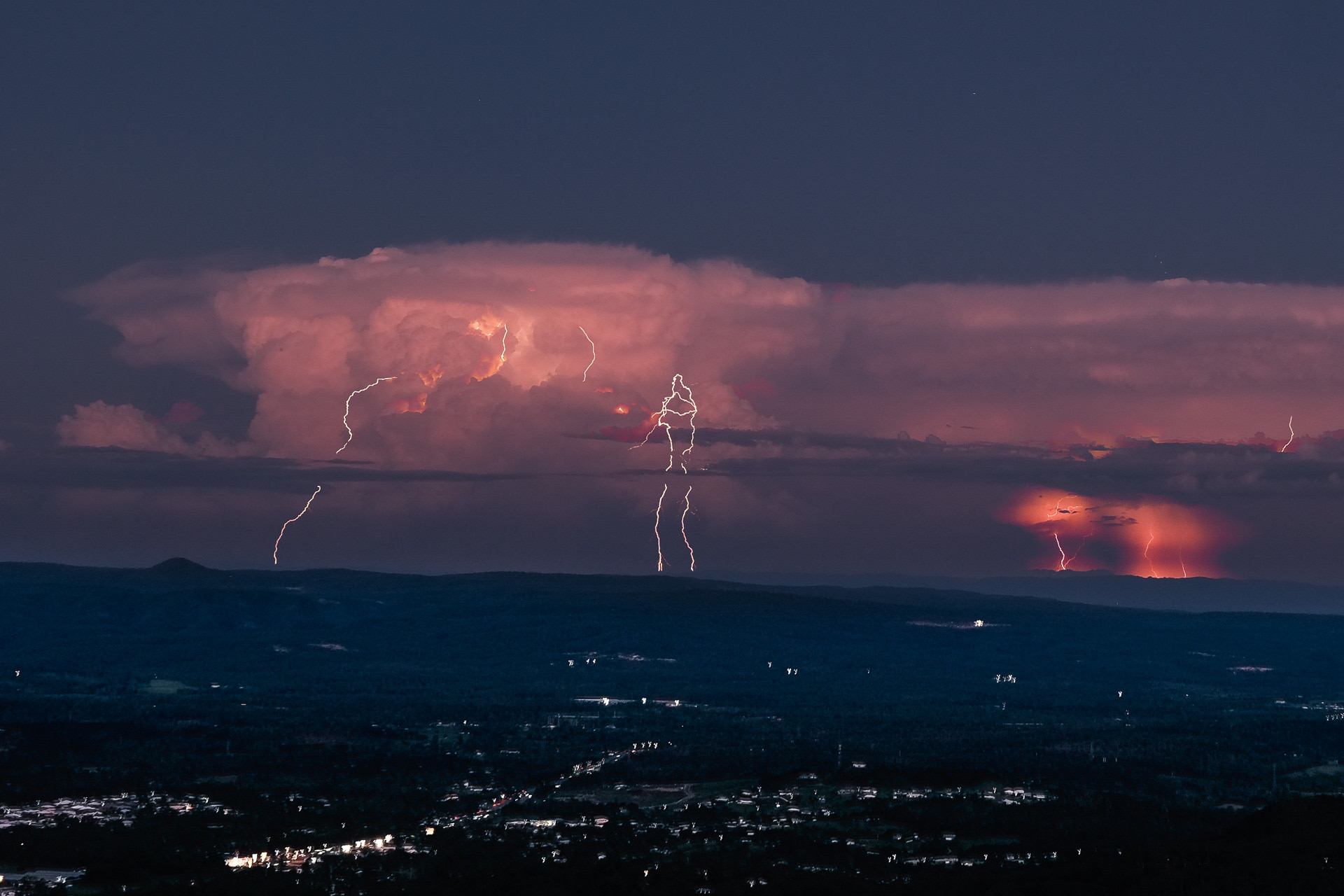 Sweltering heat, hail and thunderstorms forecast across parts of ...