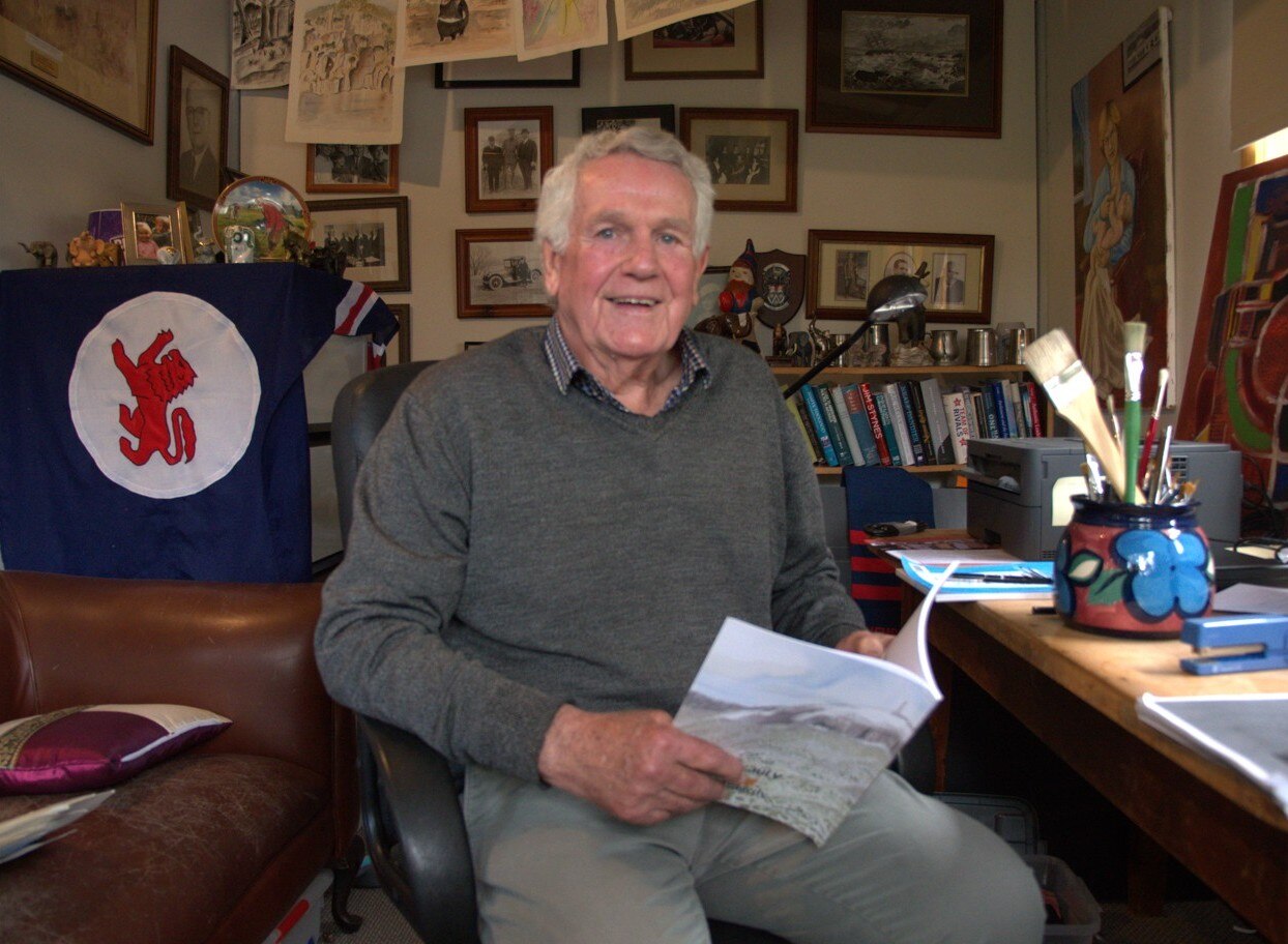 Former Tasmanian premier Ray Groom releases book of poetry and ...