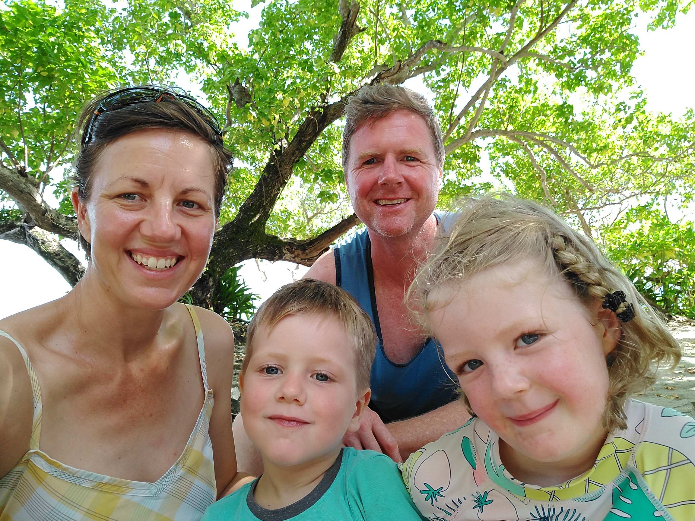 Aussie 'hero' says he evacuated passengers from crashed plane after ...