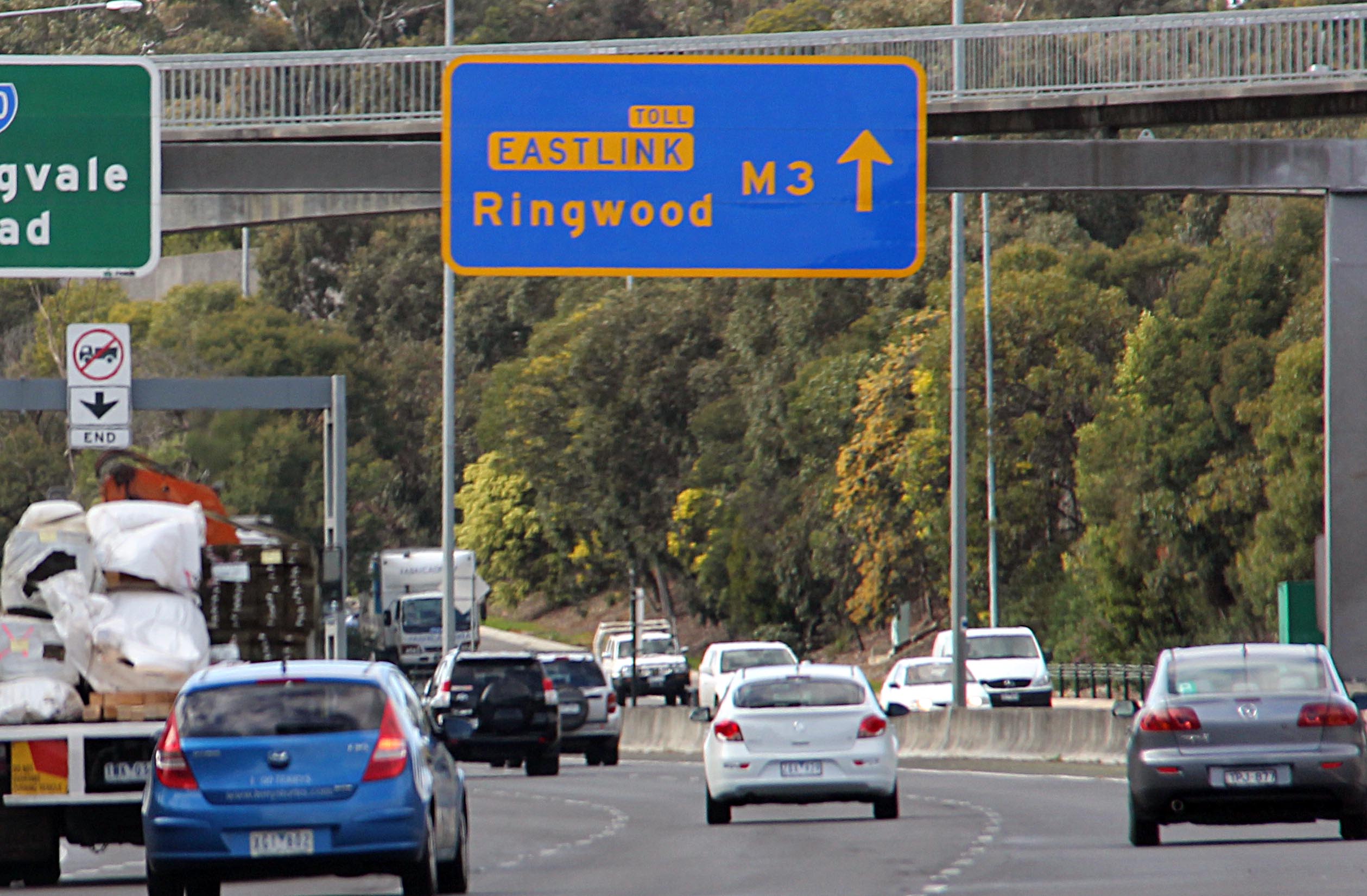 Unpaid toll road and myki fines ballooning, says community legal centre ...