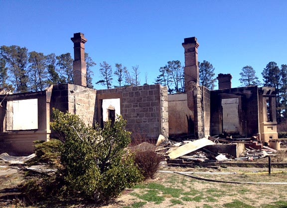 Iconic homestead lost in fire - ABC News