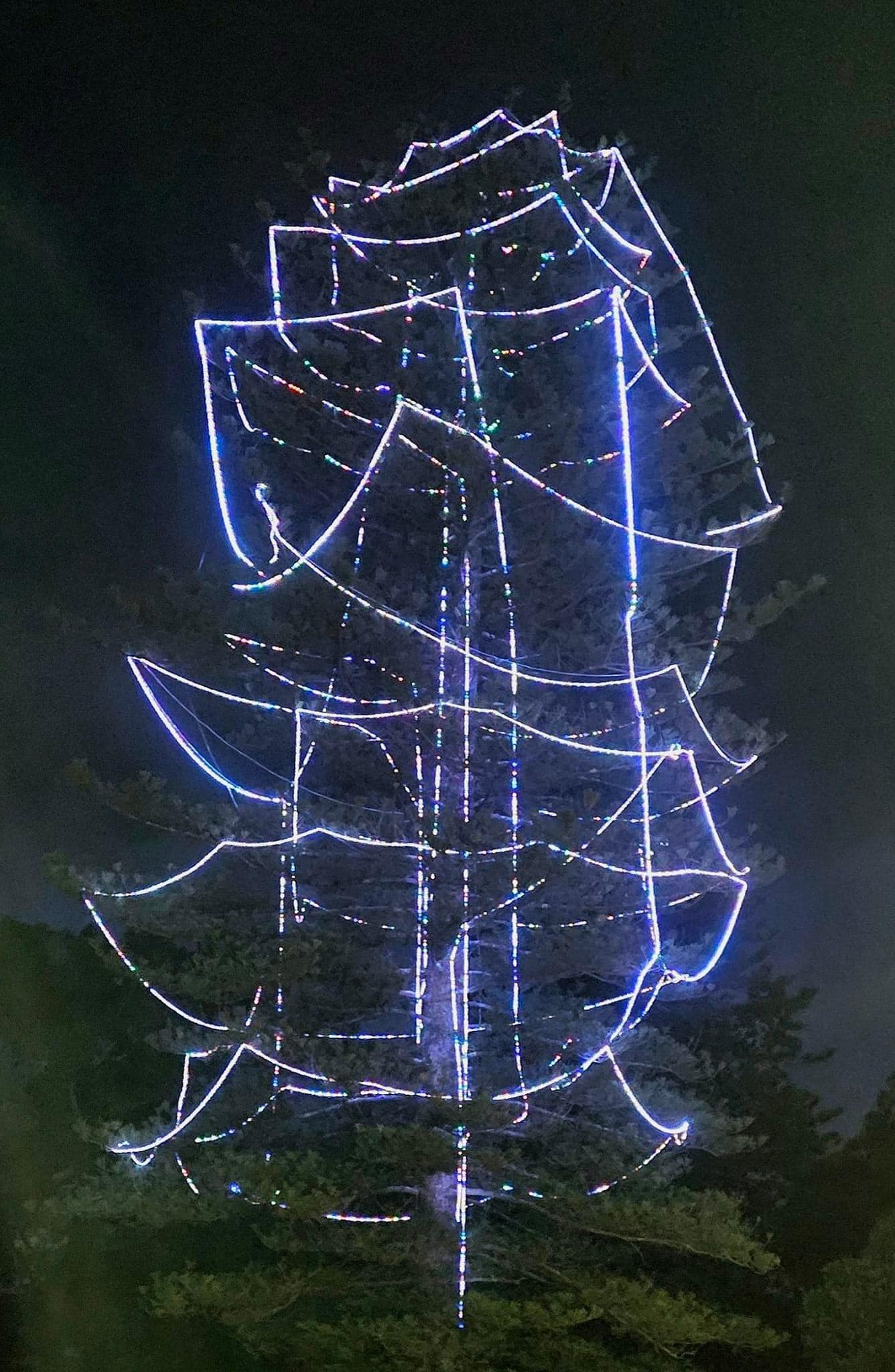 'Vigilante Elf' fights to save Christmas... in Forster - ABC listen